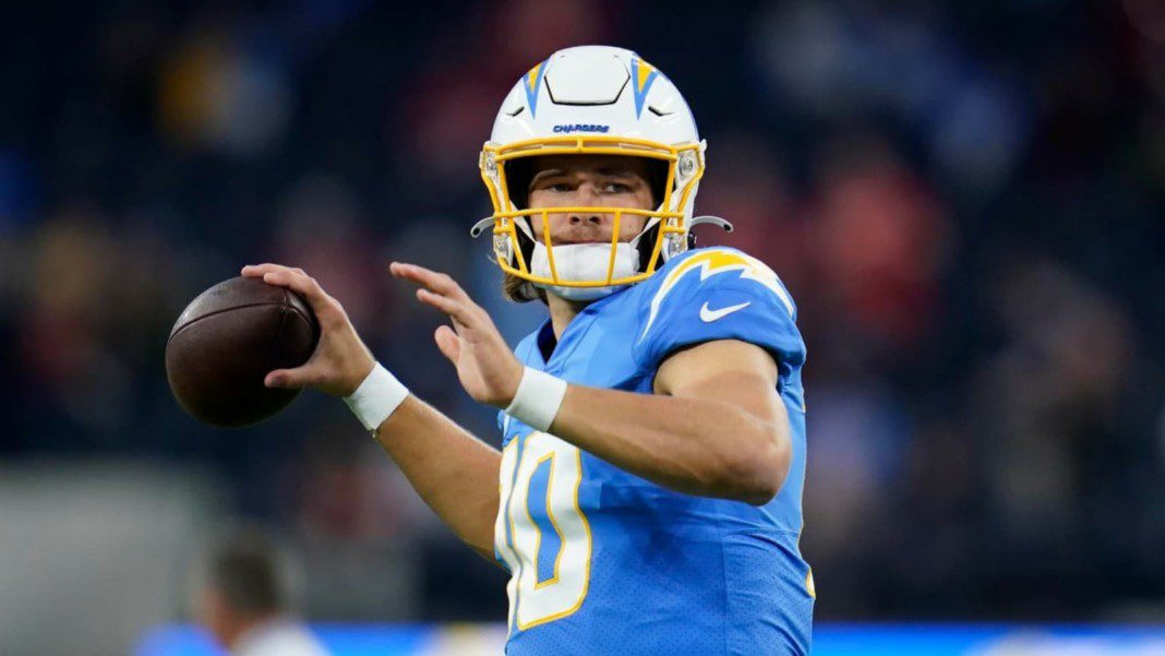 "The NFL is Rigged," NFL Twitter smells serious FOUL play as Justin ...