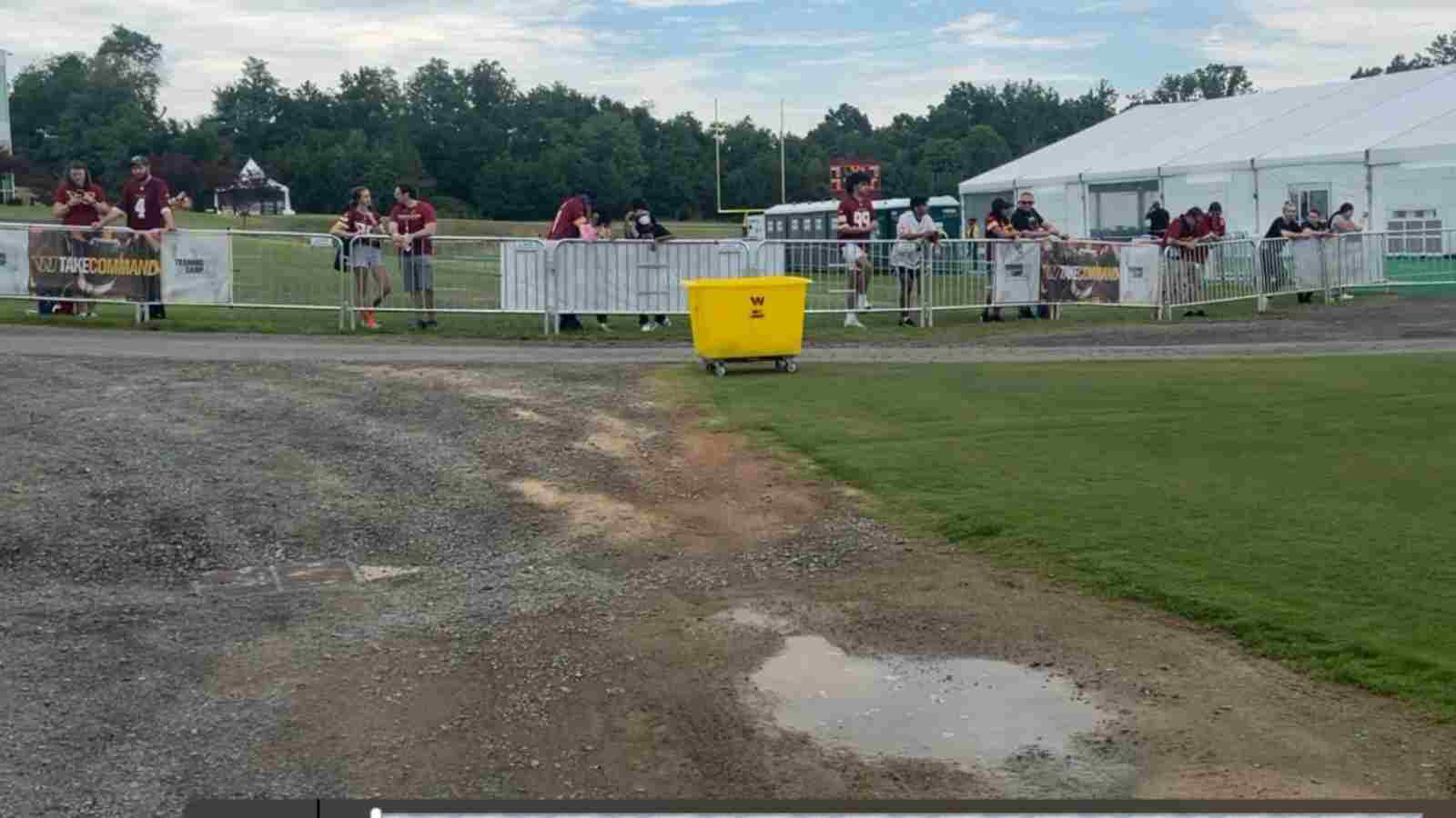 "This is a JOKE": Washington Commanders greeted by empty stands as the ...