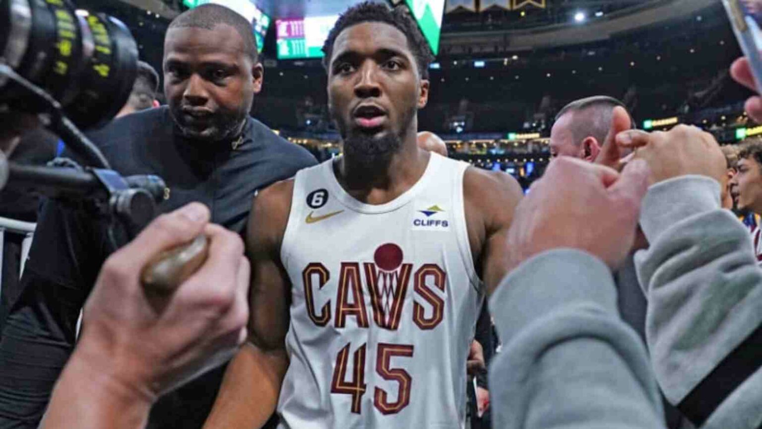 “LeBron looking old out there man” Donovan Mitchell gets all the FAN ...