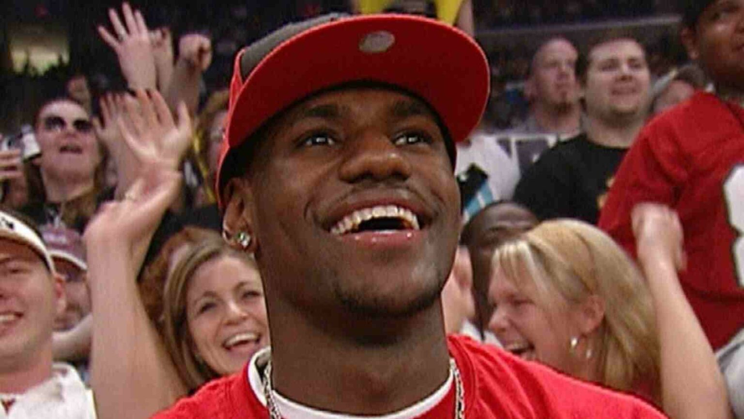“He Had That Flip Phone”; 57-Year Old WWE Legend Recounts Over LeBron ...