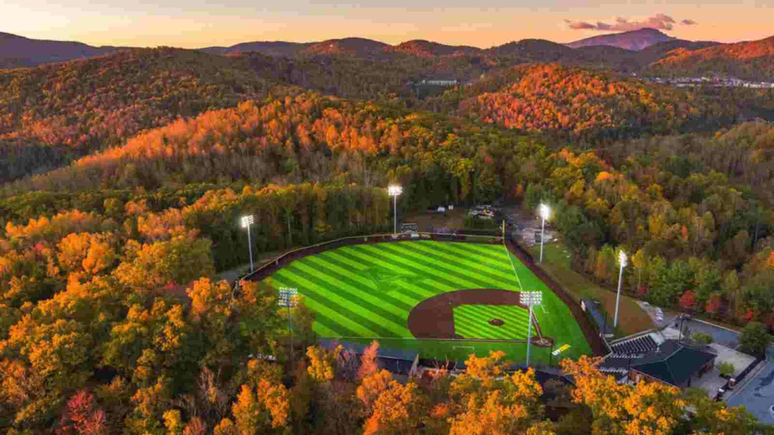 MLB Twitter is MESMERIZED upon witnessing a Utopian baseball field at ...