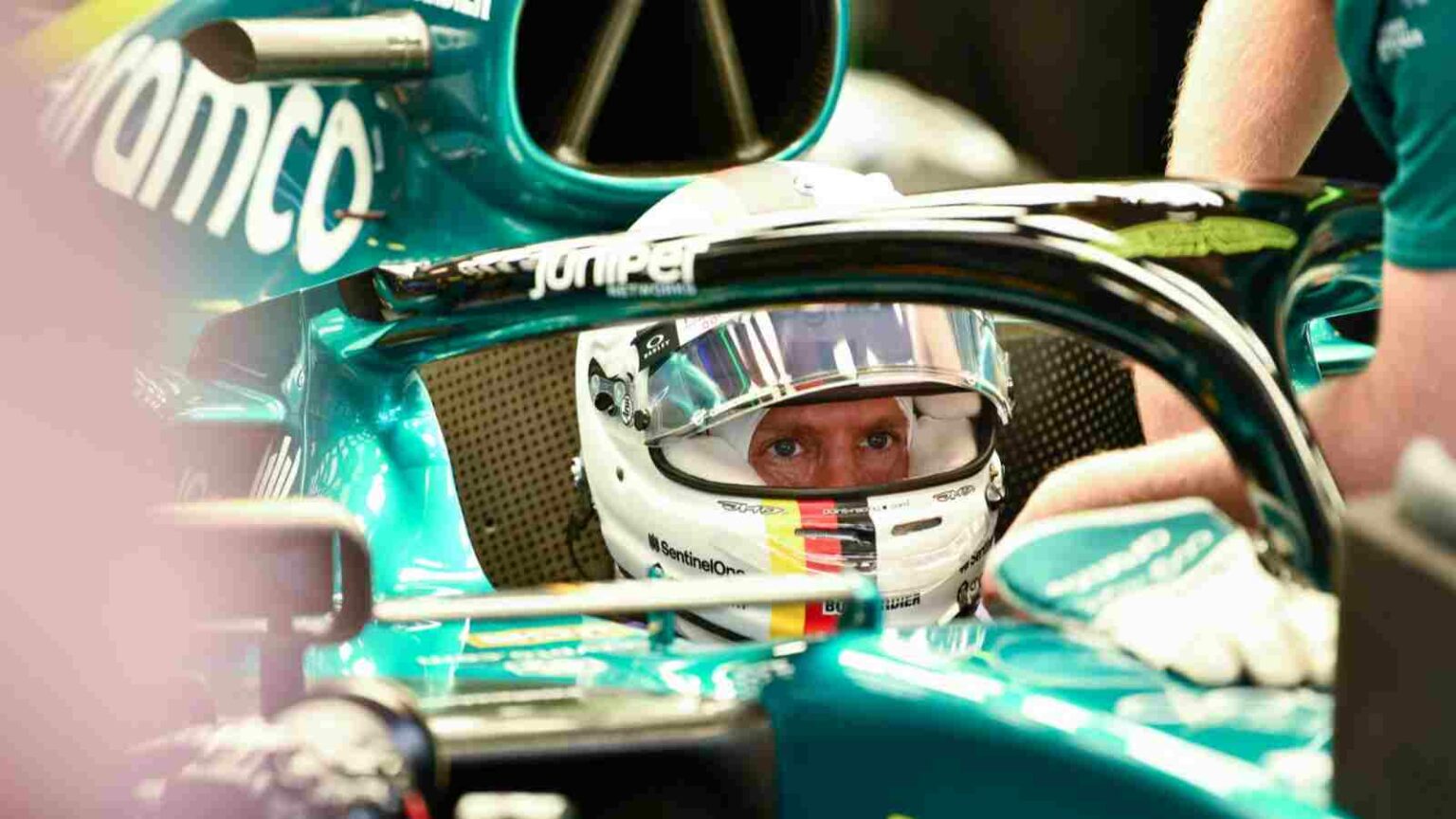 “We all cried right ?” F1 fans react as Sebastian Vettel couldn’t hold ...