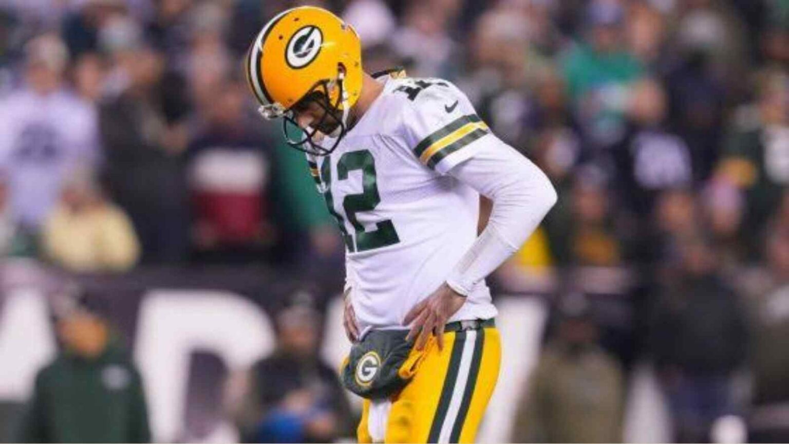 "A freaking weirdo," Aaron Rodgers hits back at a creepy intruder who ...