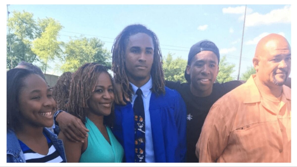 Who are Jalen Hurts' parents, Averion and Pamela?