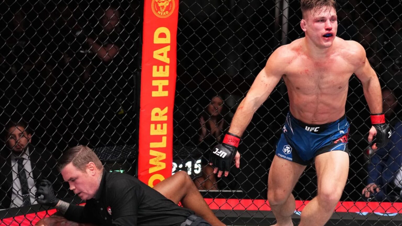 Drew Dober continues his winning streak at UFC Vegas 66 with a vicious ...