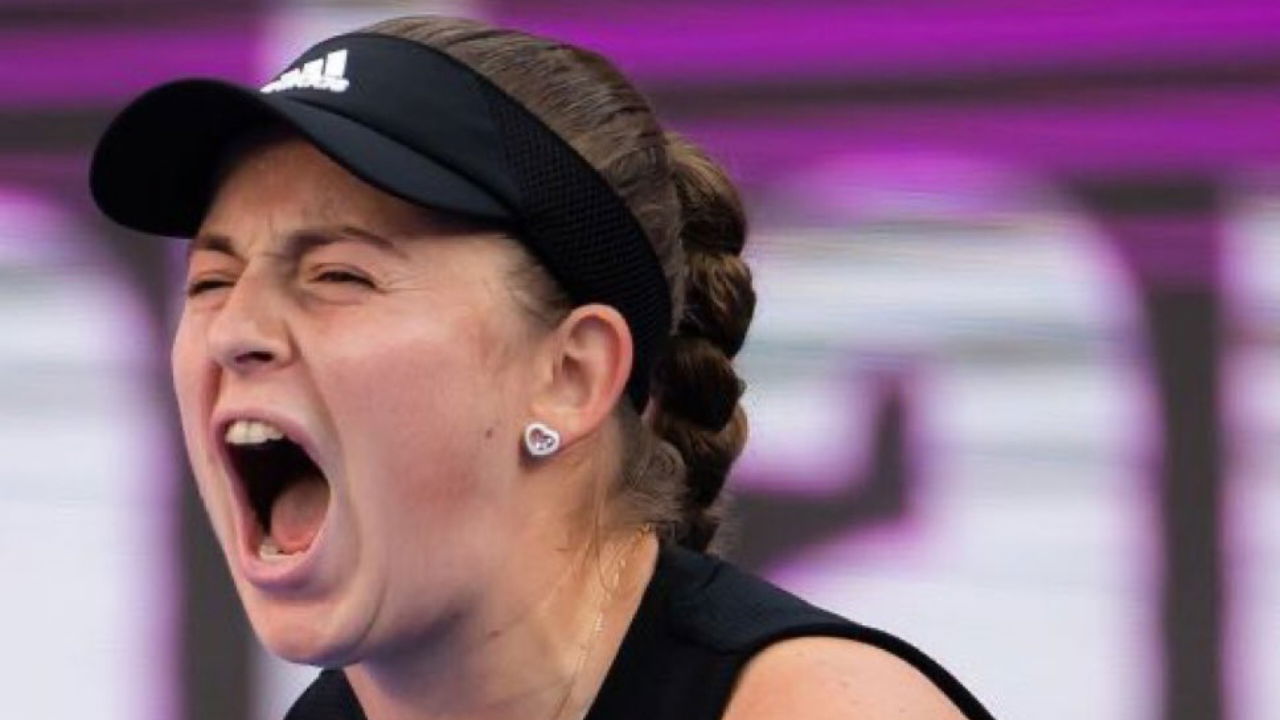 Jelena Ostapenko Snaps Back at a Heckler During Heated Clash Against ...
