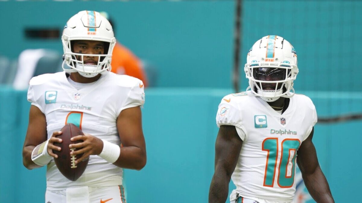 Tyreek Hill intentionally disrespects Tua Tagovailoa by rating Baker ...