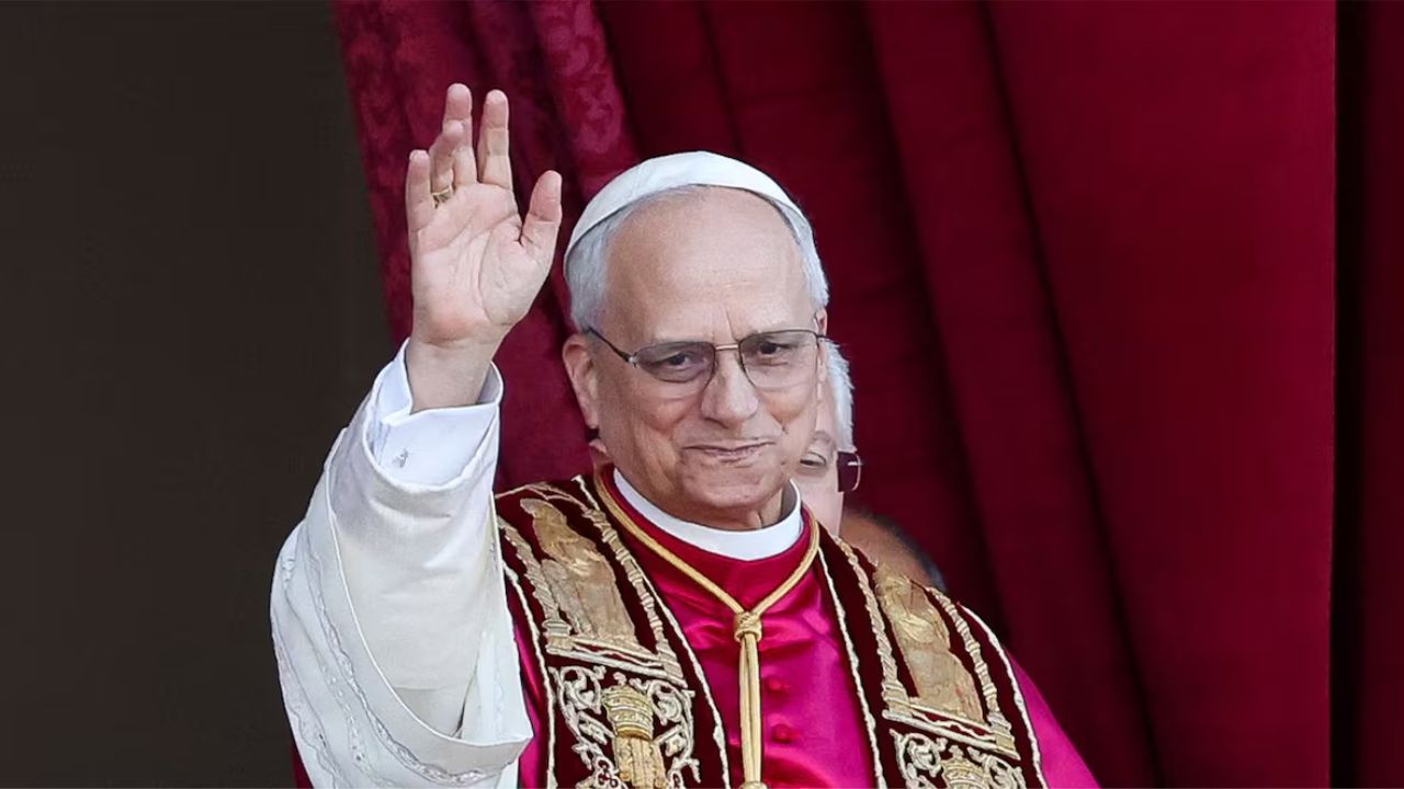 Pope Leo XIV Trolling Cubs in Rome Has Fans Going Bonkers on Social ...