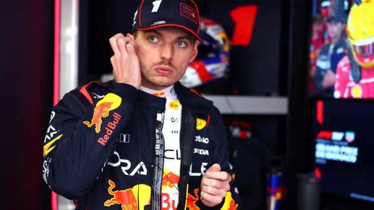 (Video) Lando Norris caught on camera flipping off Max Verstappen ...