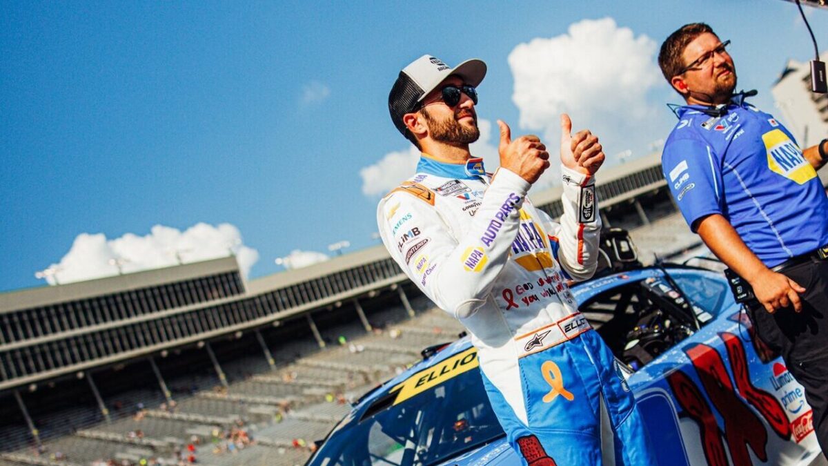 Chase Elliott Promises to ‘Never Take His Fanbase for Granted’ After ...