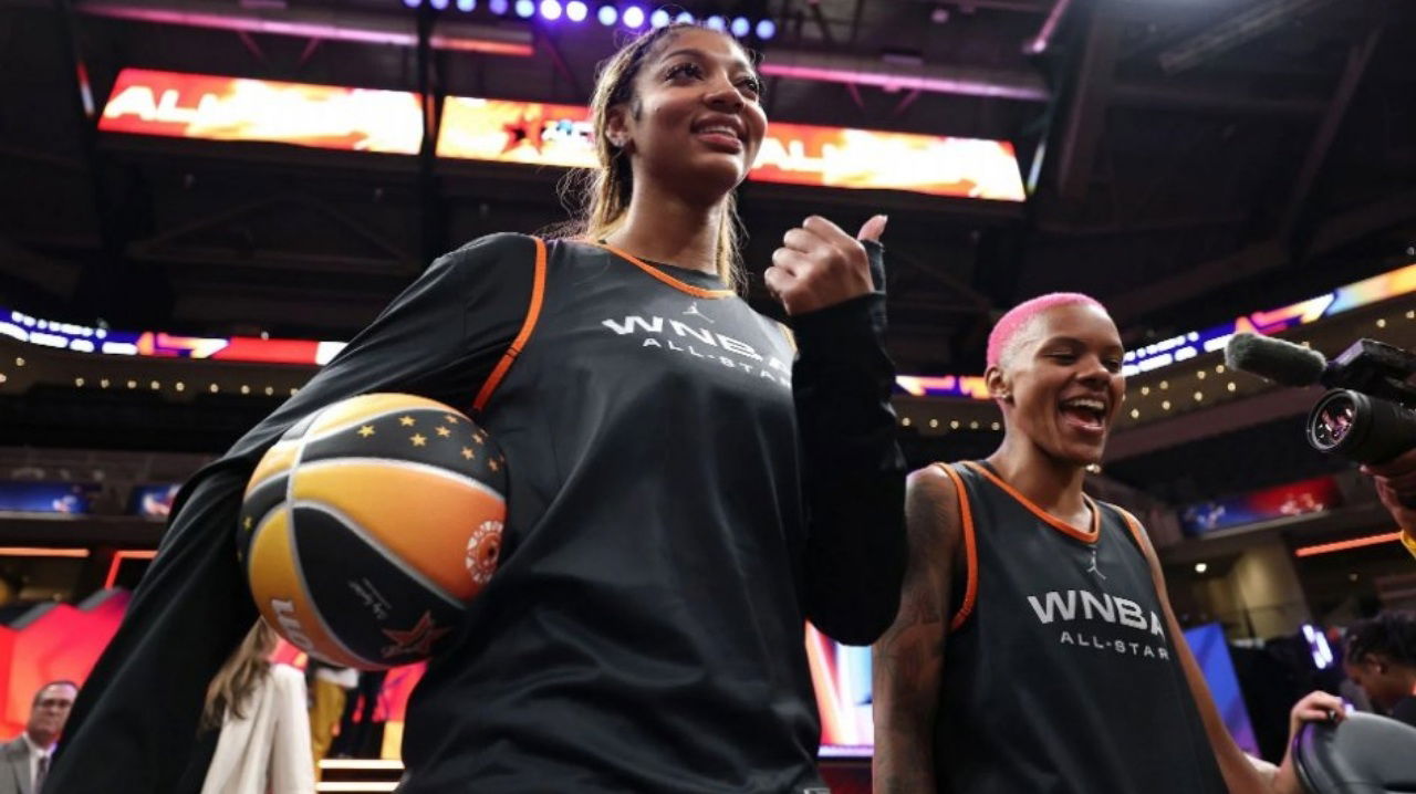 StudBudz to Grill Dave Portnoy Over Angel Reese Hate on Live Stream