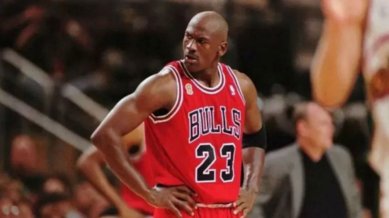 Ice Cube Hilariously Recalls Michael Jordan's 'Soft Hands' From Iconic ...