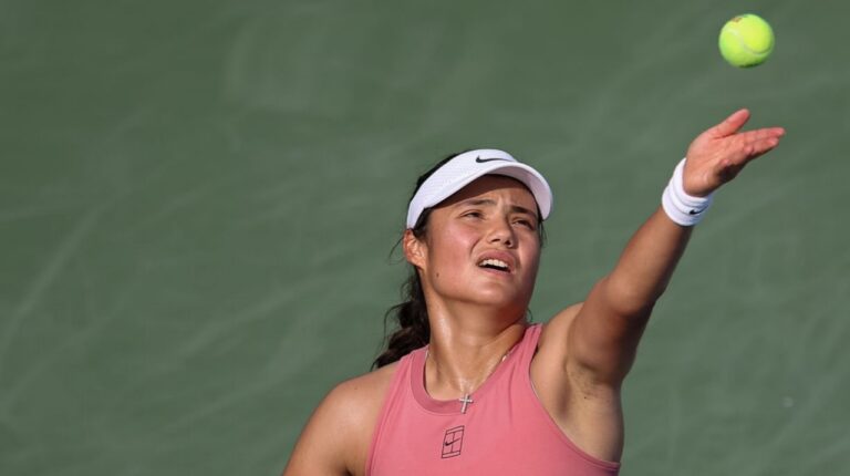 (In Pictures) Emma Raducanu Has an Emotional Outburst During Korea Open ...