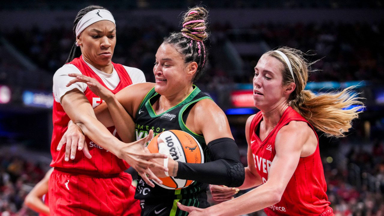 Lynx Star Getting Technical Foul for Viciously Elbowing Caitlin Clark's ...