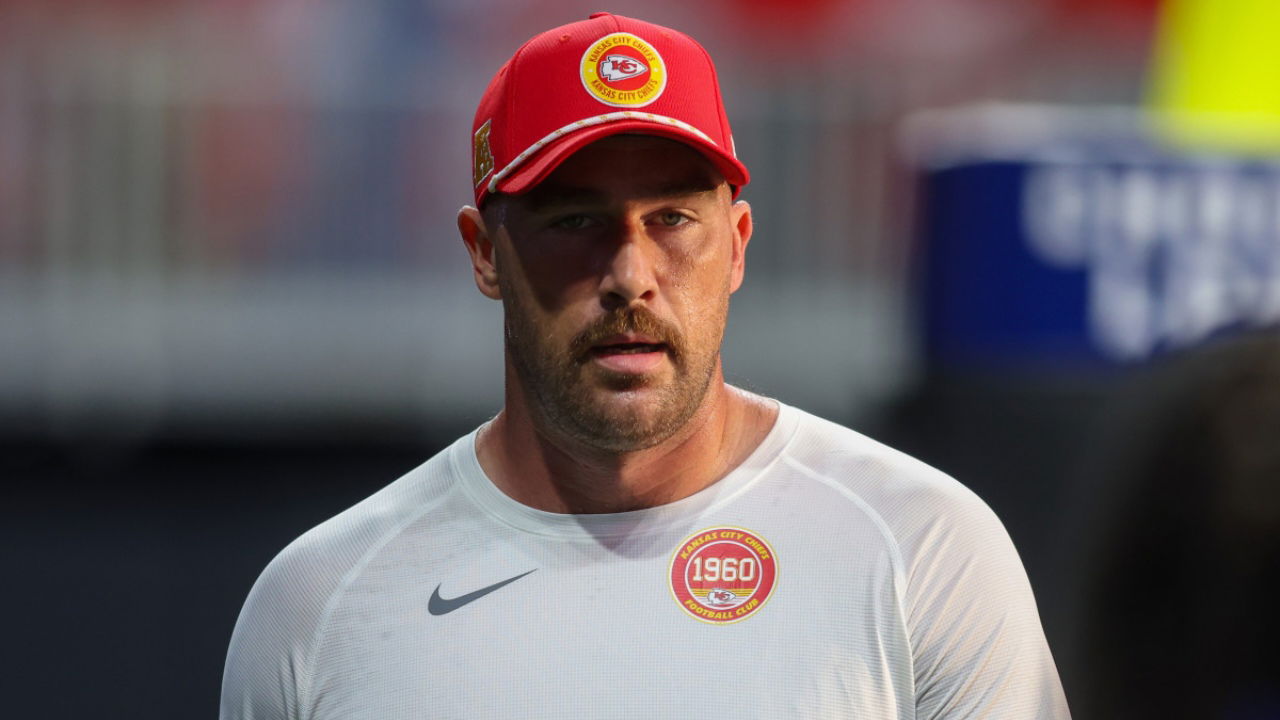 (Video) 'Furious' Travis Kelce Gives Jawaan Taylor an Earful After His ...