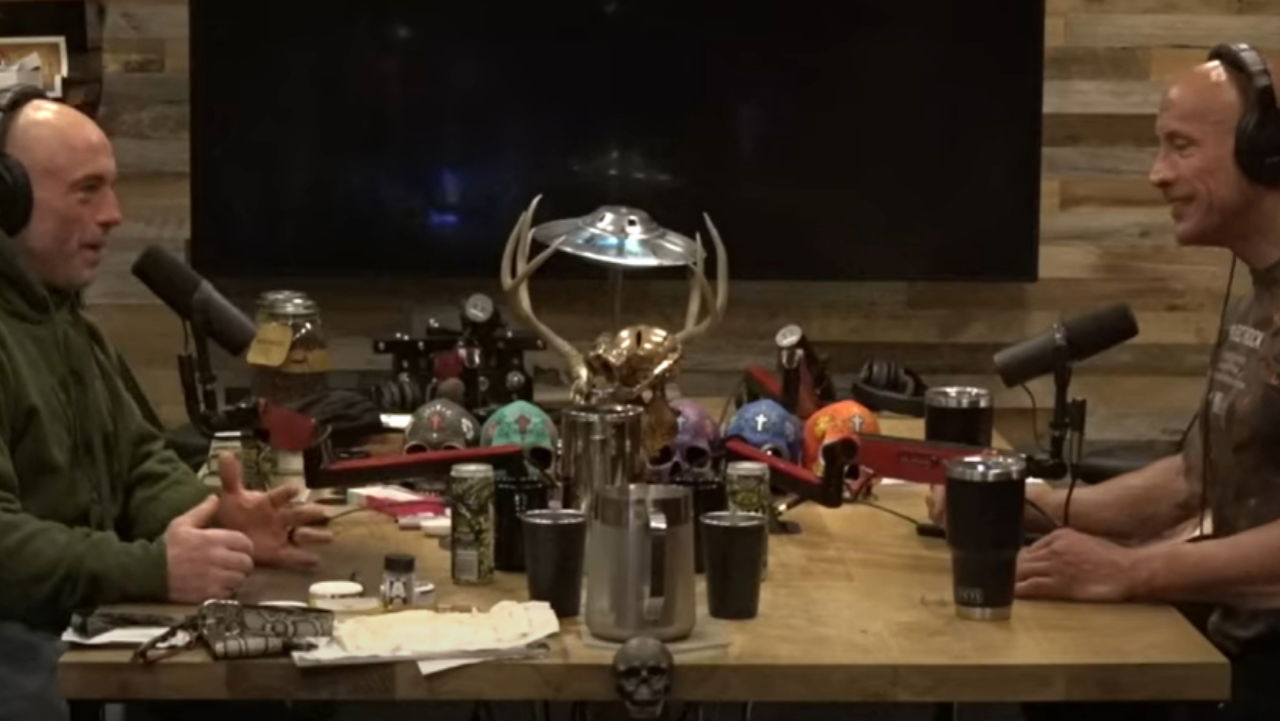 Joe Rogan Reacts to Dwayne 'The Rock' Johnson's Shocking Transformation ...