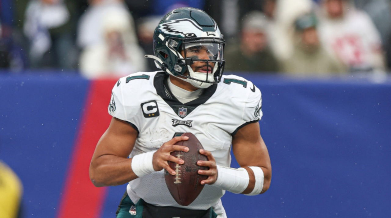 (Video) Jalen Hurts' Cold Reaction to Eagles Blocking Rams' Game ...