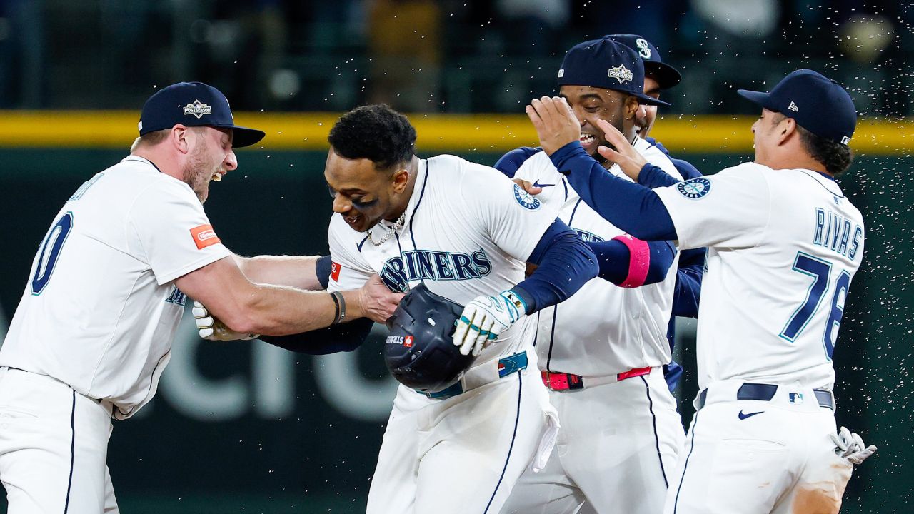 MLB Fans Go into Frenzy as Mariners Walk-off Tigers in 15th Inning to ...