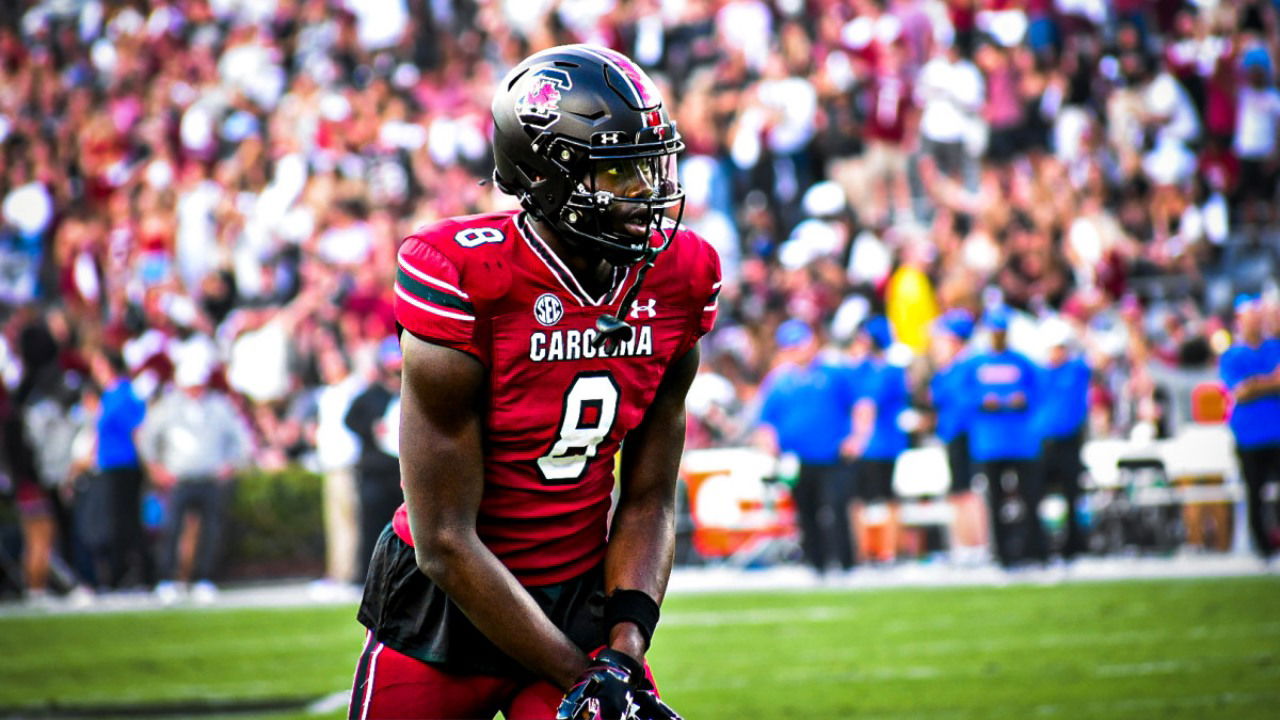 (Video) State Trooper Yells at South Carolina Players After Bumping ...