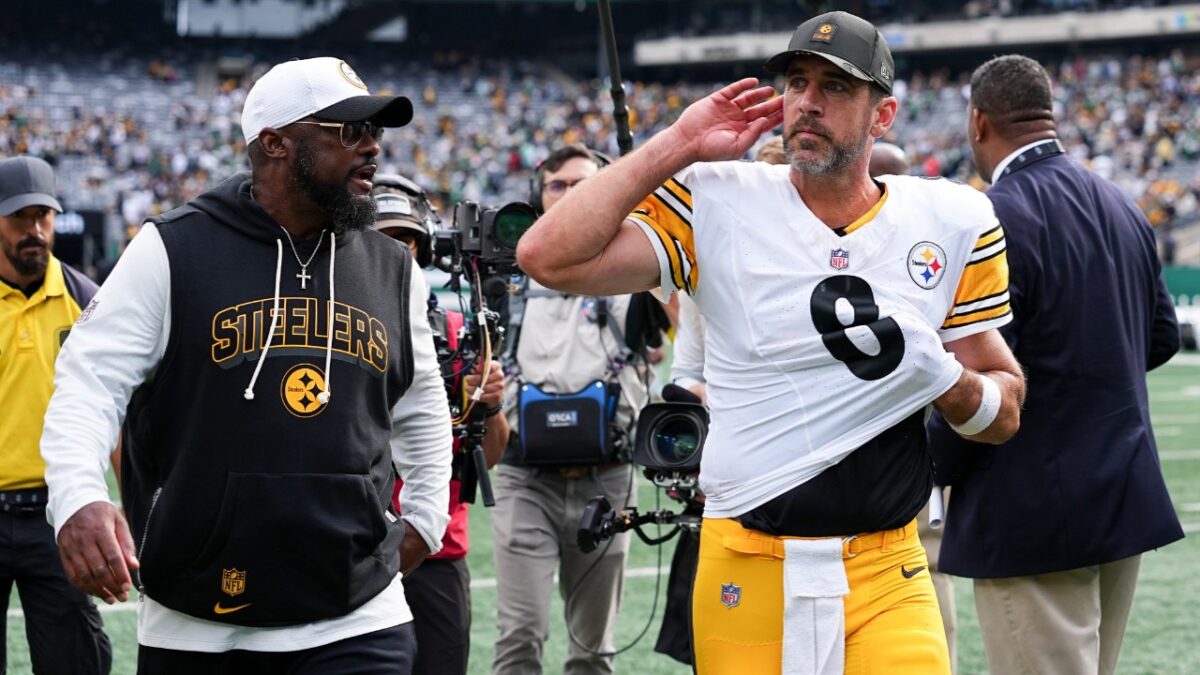 Aaron Rodgers Sternly Deflects Question On 'Fire Tomlin' Chants After ...