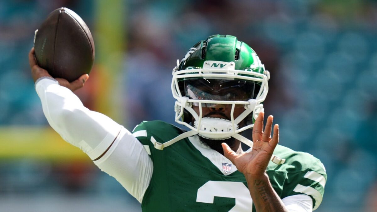 Jets' Tyrod Taylor Has a Vague Response to Being Asked About His NFL Future