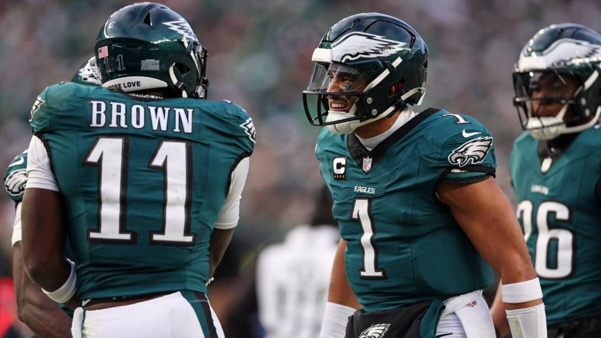 Jalen Hurts Reaffirms He and AJ Brown Are Solid As Eagles Fans And ...