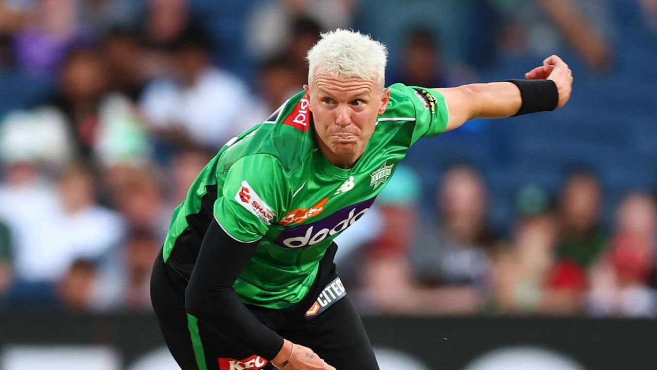 (Video) Peter Siddle, at 41, Clocks 145.8 km/H in BBL Against Hobart ...