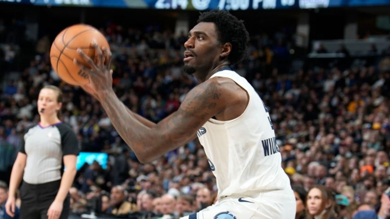 Fans Stunned at New Angle of Vince Williams Jr's Injury After Fastbreak ...