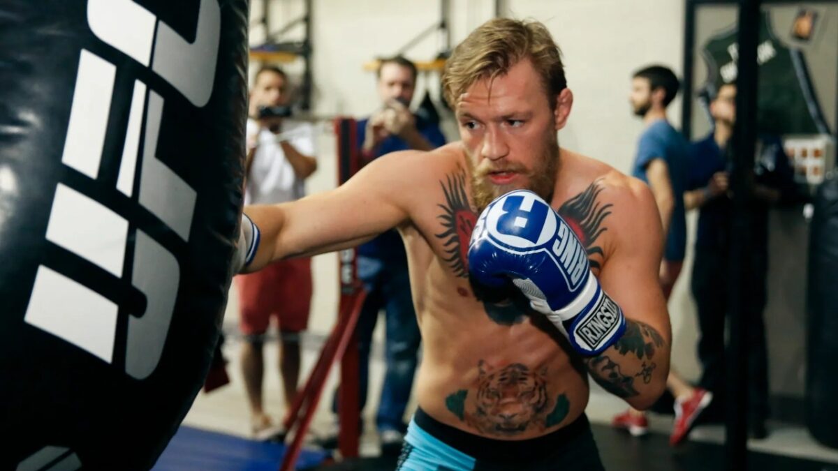(Video) Conor McGregor Makes a Detour to Local Boxing Match Before Much ...