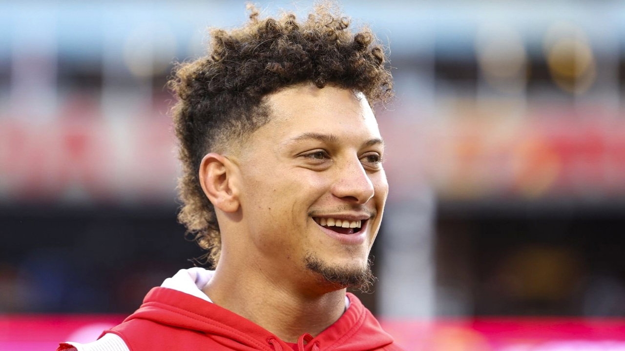 Chiefs Restructuring Patrick Mahomes' Contract to Record $505 Million ...