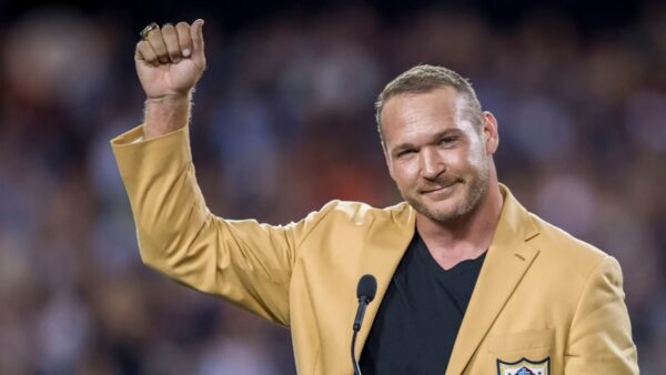 Chicago Legend Brian Urlacher Disapproves of Bears' Potential Move to ...