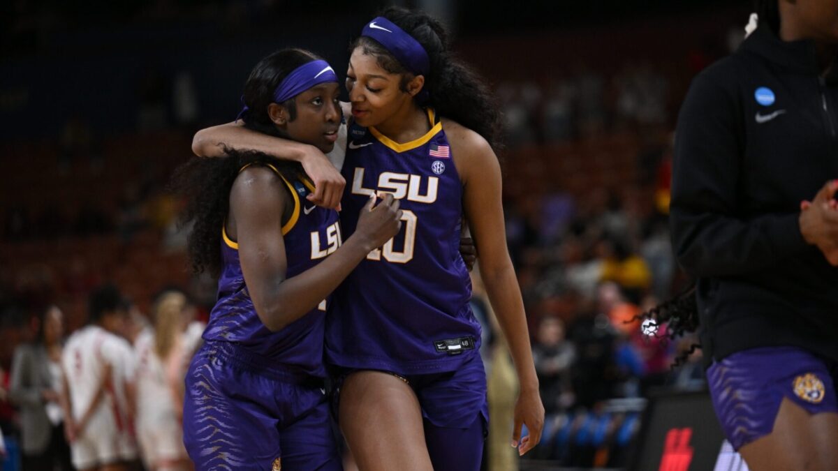 Angel Reese Completely Ignoring Flau'Jae Johnson's Olive Branch ...